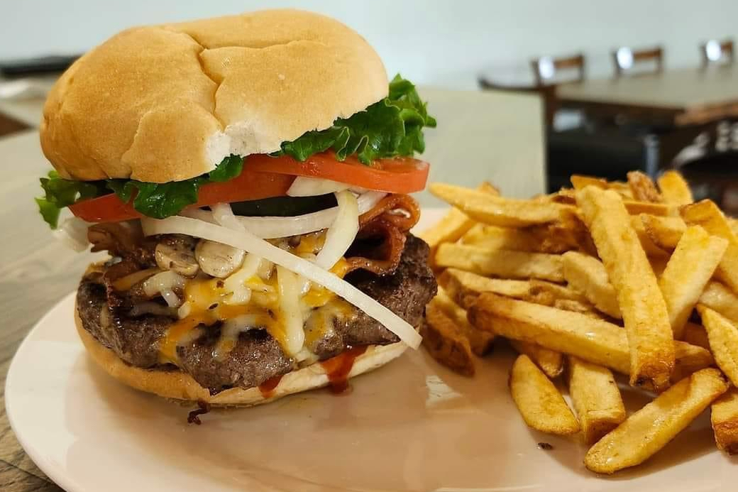 Mount Brenton Pub – Mount Brenton Golf Course